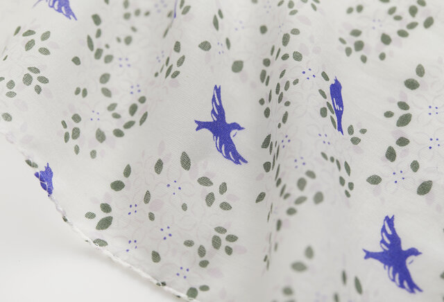 BLOCK PRINT ハンカチ / Blue Bird | iichi 日々の暮らしを心地よくするハンドメイドやアンティークのマーケットプレイス