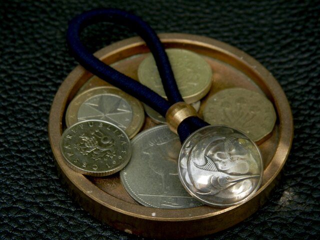 ＃H91 Singapura Coin Hair Elastic | iichi 日々の暮らしを心地よくするハンドメイドやアンティークのマーケットプレイス