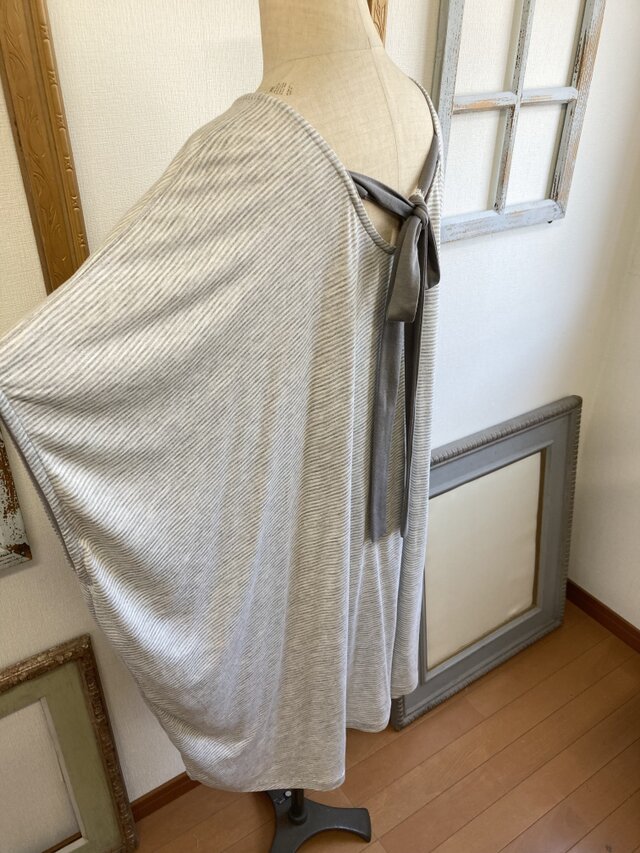後ろリボンが可愛い ️ボーダー柄BIGTシャツワンピース グレー（サイズフリー L L） | iichi 日々の暮らしを心地よくするハンドメイドやアンティークのマーケットプレイス