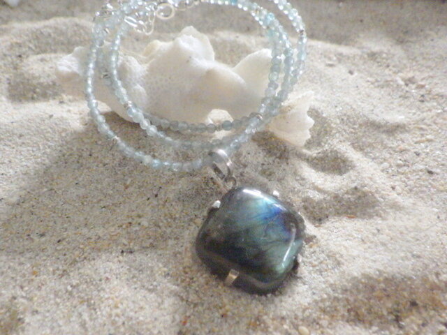 *sv925* Big Labradorite Necklace ラブラドライト＆アパタイトネックレス | iichi 日々の暮らしを心地よくするハンドメイドやアンティークのマーケットプレイス