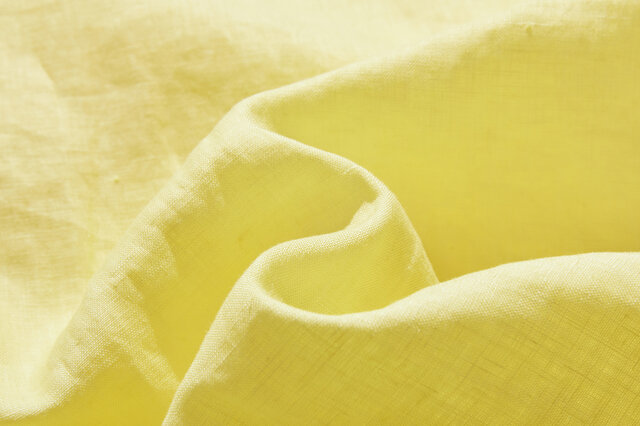 ゆるっと差の付くリネントップス 五分袖ブラウス 明るい黄色 230402-4 | iichi 日々の暮らしを心地よくするハンドメイドやアンティークのマーケットプレイス