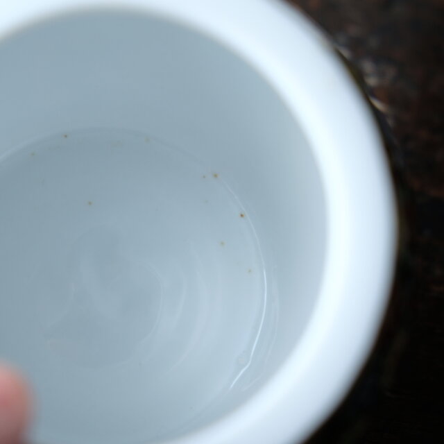 黒にカラフルな花尽くし 中国産 色絵金彩茶壷 チャイナレトロ 飾り壺 シノワズリ 茶器 ブラック | iichi 日々の暮らしを心地よくするハンドメイドやアンティークのマーケットプレイス