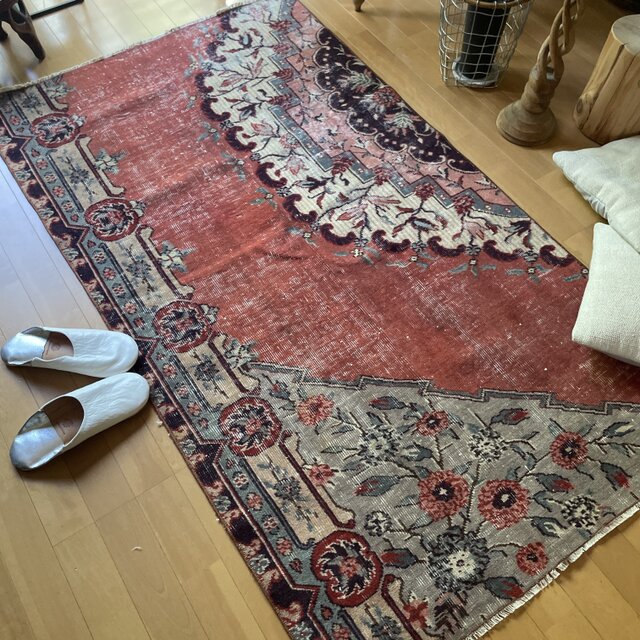 94×166 ブラウンレッド クラシカル ボタニカル トルコヴィンテージラグ | iichi 日々の暮らしを心地よくするハンドメイドやアンティークのマーケットプレイス