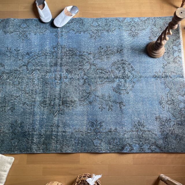 113×209 空色オーバーダイ メダリオン クラシカル トルコヴィンテージラグ | iichi 日々の暮らしを心地よくするハンドメイドやアンティークのマーケットプレイス