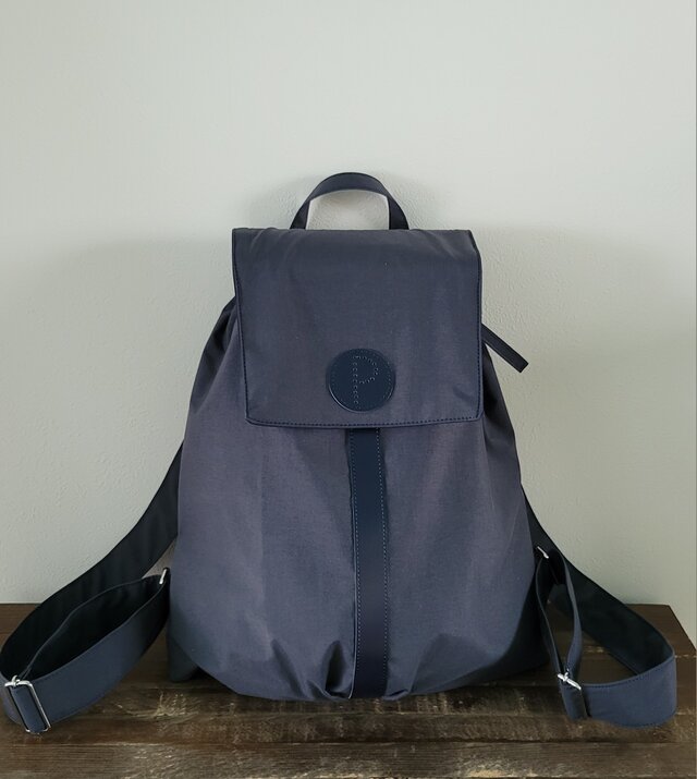 ライトナイロンのナップサック(ネイビー) | iichi 日々の暮らしを心地よくするハンドメイドやアンティークのマーケットプレイス