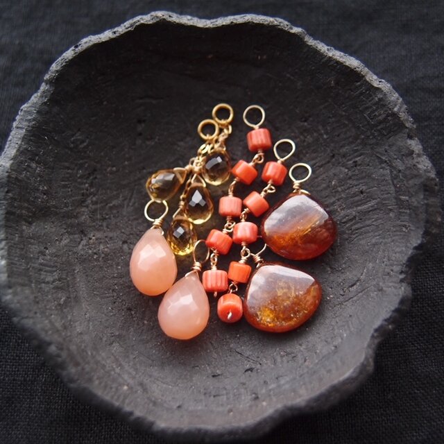 Charm Assortment／Earring【Orange】チャームセット | iichi 日々の暮らしを心地よくするハンドメイドやアンティークのマーケットプレイス