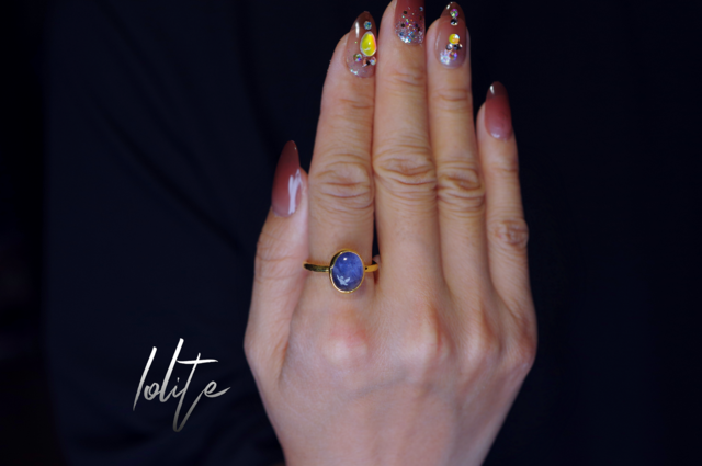 NEW ☆ 新作 ☆『アイオライト』の世界でひとつの天然石リングsilver925 + k18コーティング | iichi 日々の暮らしを心地よくするハンドメイドやアンティークのマーケットプレイス