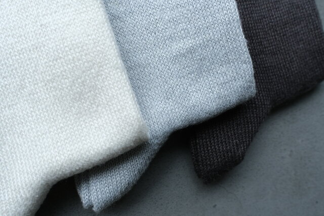 リネンニットソックス（各色）25-27cm モノトーン | iichi 日々の暮らしを心地よくするハンドメイドやアンティークのマーケットプレイス