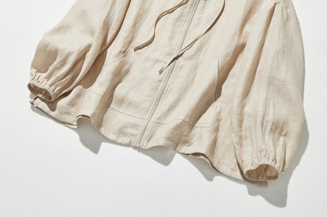 ★新色★涼し気な雰囲気が魅力のリネン素材のブルゾン フード付き ライトアウター ベージュ 230613-8 | iichi 日々の暮らしを心地よくするハンドメイドやアンティークのマーケットプレイス