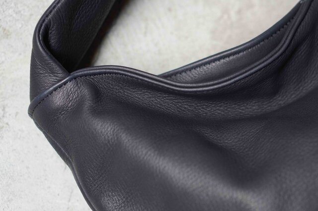 シルキータッチしっとりレザー⁂軽く柔らかい袋タイプ・LUA(LA001)＃漆黒⁂ | iichi 日々の暮らしを心地よくするハンドメイドやアンティークのマーケットプレイス