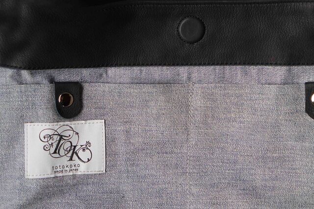 シルキータッチしっとりレザー⁂軽く柔らかい袋タイプ・LUA(LA001)＃漆黒⁂ | iichi 日々の暮らしを心地よくするハンドメイドやアンティークのマーケットプレイス