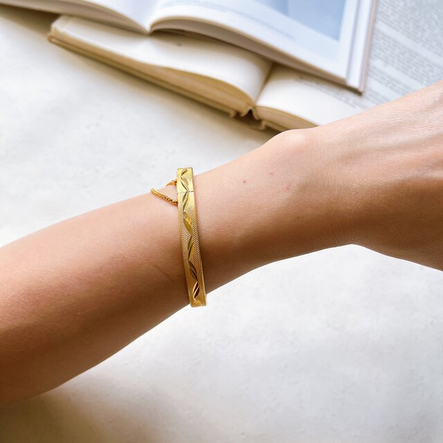 B113-ヴィンテージブレスレット U.K.1960s Diamond Cut | iichi 日々の暮らしを心地よくするハンドメイドやアンティークのマーケットプレイス