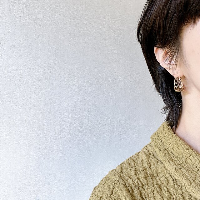 PA203-【 AVON 】エイボン・ヴィンテージピアス 1970s Deadstock Filigree Hoop | iichi 日々の暮らしを心地よくするハンドメイドやアンティークの ...