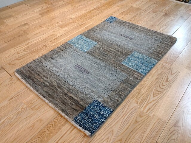 夏は涼しく冬は暖かい天然無染めラグ ガゼニラハット 肌触りが気持ちい 93x62cm D831 | iichi 日々の暮らしを心地よくするハンドメイドやアンティークのマーケットプレイス