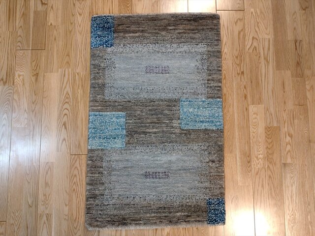 夏は涼しく冬は暖かい天然無染めラグ ガゼニラハット 肌触りが気持ちい 93x62cm D831 | iichi 日々の暮らしを心地よくするハンドメイドやアンティークのマーケットプレイス