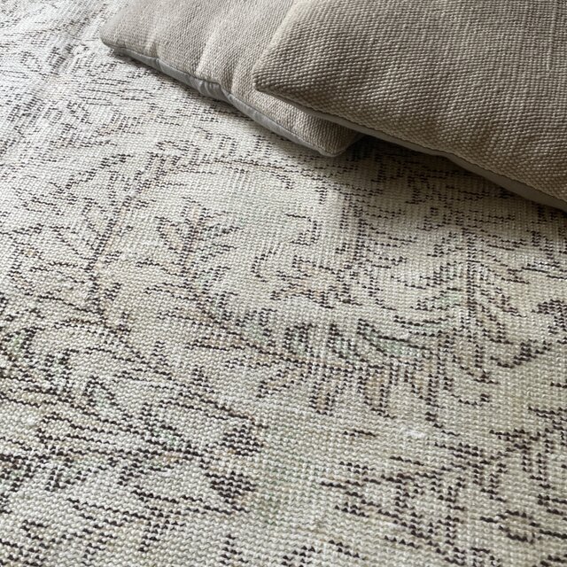 98×118 ナチュラルリーフ 淡いクリーム×ブラウン トルコヴィンテージラグ | iichi 日々の暮らしを心地よくするハンドメイドやアンティークのマーケットプレイス