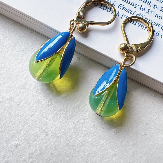 P471-ヴィンテージピアス・U.S.A. 1980s 【 Coldwater Creek】Flowers | iichi 日々の暮らしを心地よくするハンドメイドやアンティークのマーケットプレイス