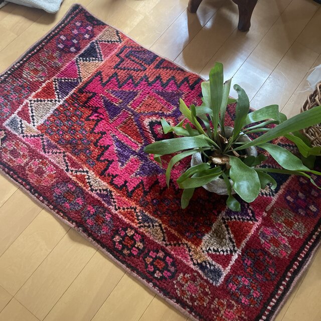 49×85 オリエンタル 鮮やかなウール トルコヴィンテージラグ | iichi 日々の暮らしを心地よくするハンドメイドやアンティークのマーケットプレイス