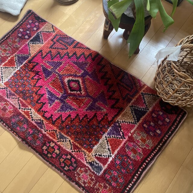 49×85 オリエンタル 鮮やかなウール トルコヴィンテージラグ | iichi 日々の暮らしを心地よくするハンドメイドやアンティークのマーケットプレイス