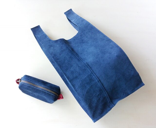 【特別価格 ミニポーチつき】ちょっと贅沢なサブバッグ 撥水ピッグスエード 3p (M) ネイビー | iichi 日々の暮らしを心地よくするハンドメイドやアンティークのマーケットプレイス