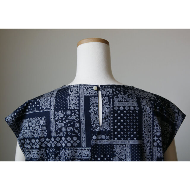 バンダナ柄のワンピース（M） | iichi 日々の暮らしを心地よくするハンドメイドやアンティークのマーケットプレイス