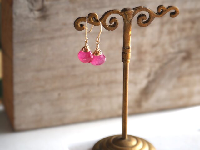 ルビーピアス マロンカット 14kgf Ruby 7月誕生石 | iichi 日々の暮らしを心地よくするハンドメイドやアンティークのマーケットプレイス