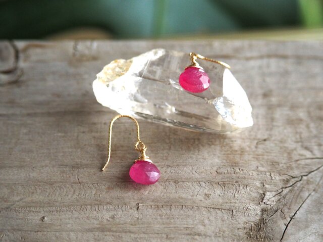 ルビーピアス マロンカット 14kgf Ruby 7月誕生石 | iichi 日々の暮らしを心地よくするハンドメイドやアンティークのマーケットプレイス