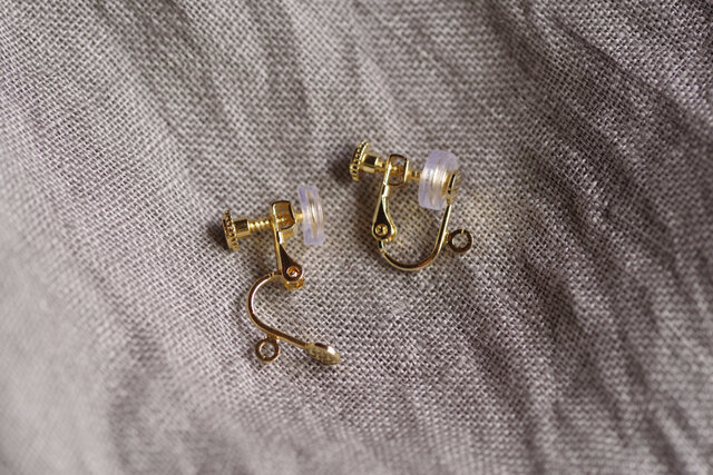 マクラメピアス 翼 01 [イアリング変更可] | iichi 日々の暮らしを心地よくするハンドメイドやアンティークのマーケットプレイス