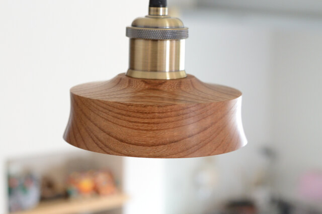 欅のペンダントライト、シェード/style-C/セラピストが作る木工品 #0086 | iichi 日々の暮らしを心地よくするハンドメイドやアンティークのマーケットプレイス