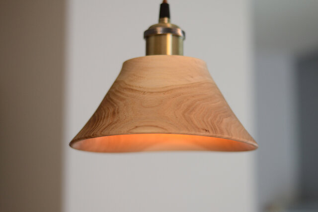 胡桃のペンダントライト、シェード(Φ195一点物) #0110 | iichi 日々の暮らしを心地よくするハンドメイドやアンティークのマーケットプレイス