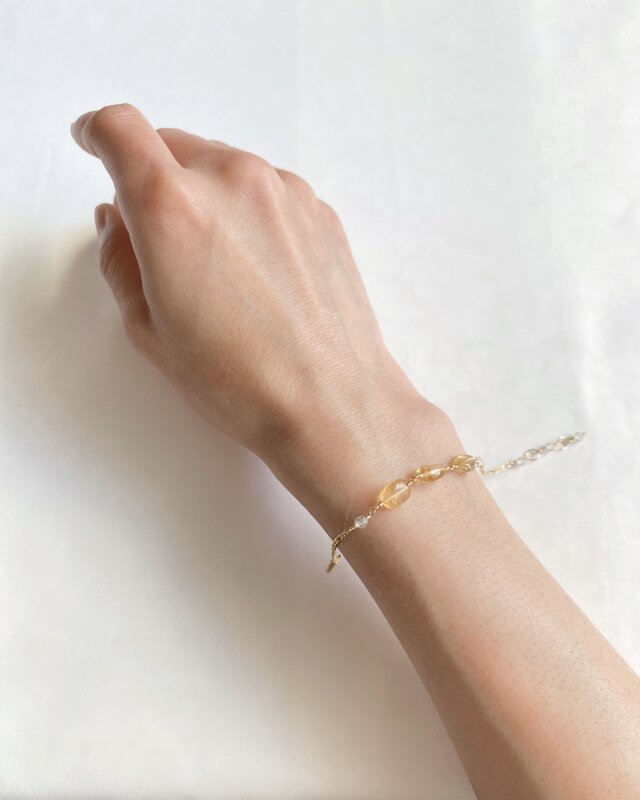 （訳あり）大粒シトリンとホワイトトパーズのブレスレット ac/956 | iichi 日々の暮らしを心地よくするハンドメイドやアンティークのマーケットプレイス