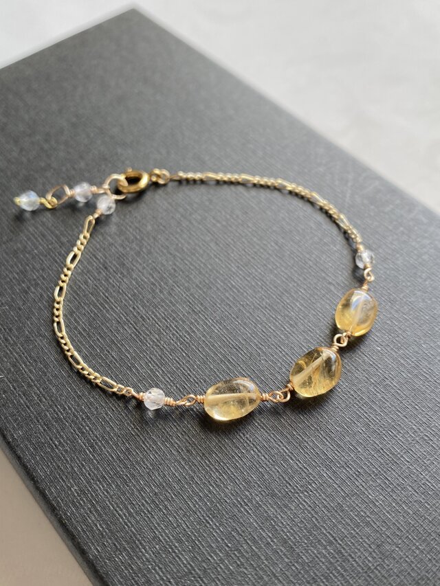 （訳あり）大粒シトリンとホワイトトパーズのブレスレット ac/956 | iichi 日々の暮らしを心地よくするハンドメイドやアンティークのマーケットプレイス