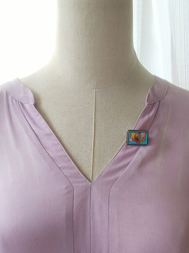 アンティーク モルフォ蝶・薔薇のインタリオ／STRERLING SILVERブローチ | iichi 日々の暮らしを心地よくするハンドメイドやアンティークのマーケットプレイス