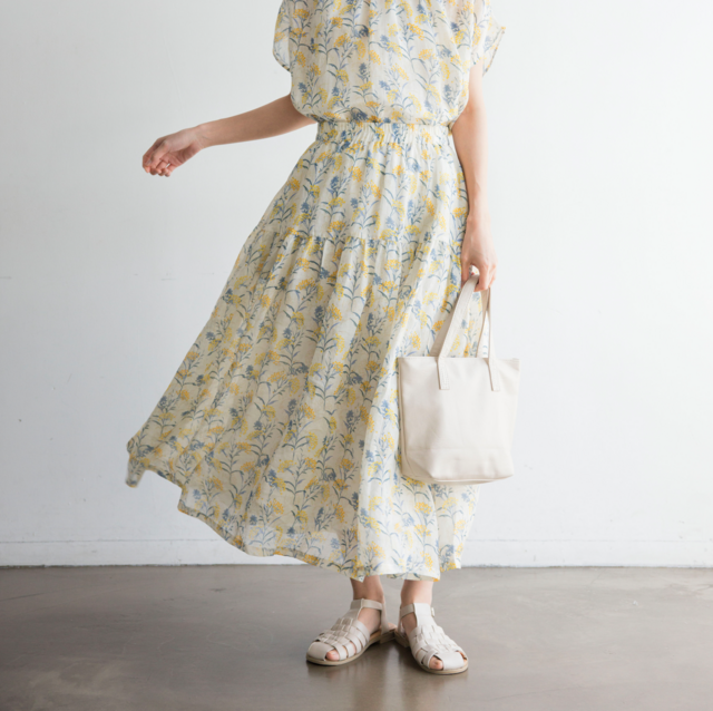 ふわっと揺れる華やかロングスカート ギャザースカート 裏地付き 240615-1 | iichi 日々の暮らしを心地よくするハンドメイドやアンティークのマーケットプレイス