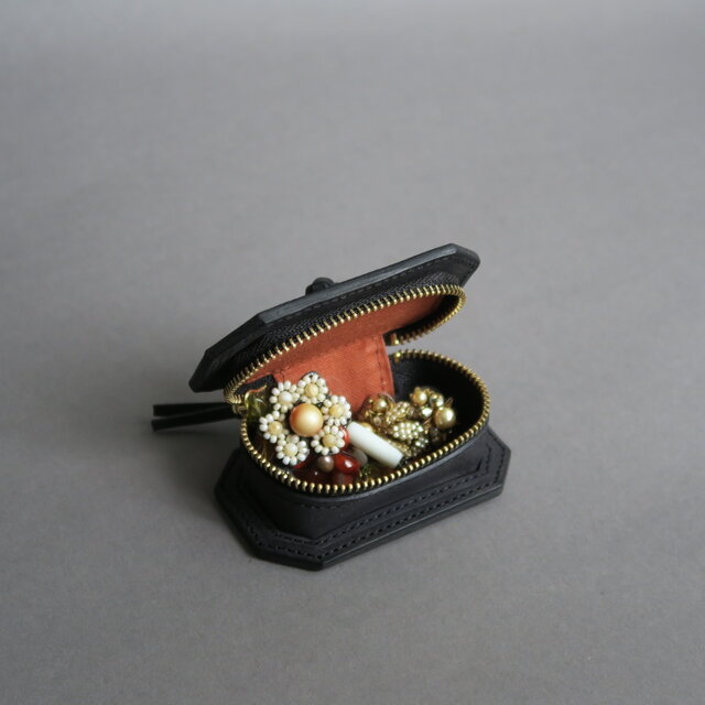 …S様ご予約作品…kobako-mini (black) | iichi 日々の暮らしを心地よくするハンドメイドやアンティークのマーケットプレイス