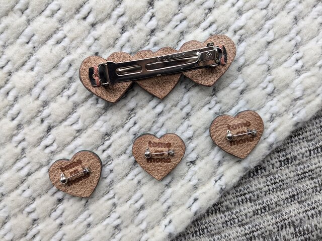 刺繍ヘアバレッタ”HEART ︎”ターコイズBLUE（牛革）マルチカラー or ピンク系 | iichi 日々の暮らしを心地よくするハンドメイドやアンティークのマーケットプレイス