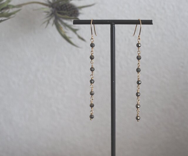 ゴールデンパイライトのピアス(ロング） 14kgf | iichi 日々の暮らしを心地よくするハンドメイドやアンティークのマーケットプレイス