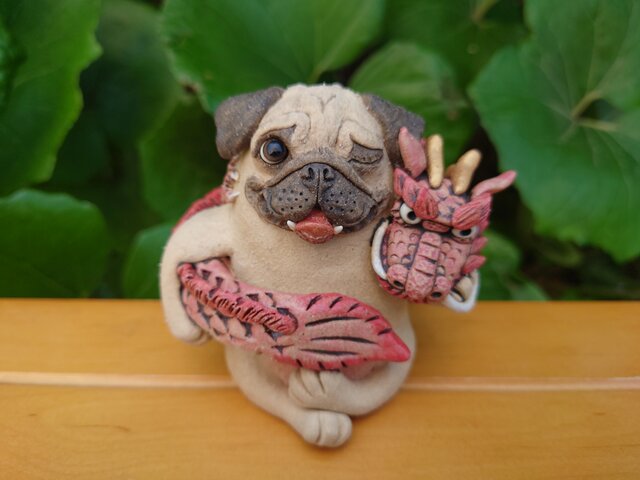 withドラゴン★パグ | iichi 日々の暮らしを心地よくするハンドメイドやアンティークのマーケットプレイス