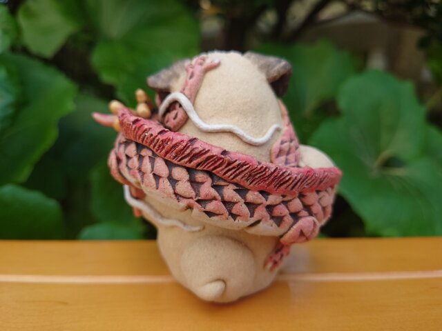 withドラゴン★パグ | iichi 日々の暮らしを心地よくするハンドメイドやアンティークのマーケットプレイス