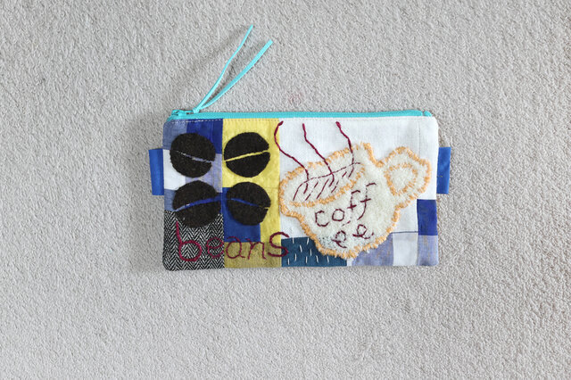 ぺたんこファスナーポーチ coffeetime 再販白マグ2 | iichi 日々の暮らしを心地よくするハンドメイドやアンティークのマーケットプレイス