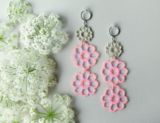 Fleur ～おしゃべりな花～ ＞『 Playful Flower 2 』イヤリング/ピアス | iichi 日々の暮らしを心地よくするハンドメイドやアンティークのマーケットプレイス