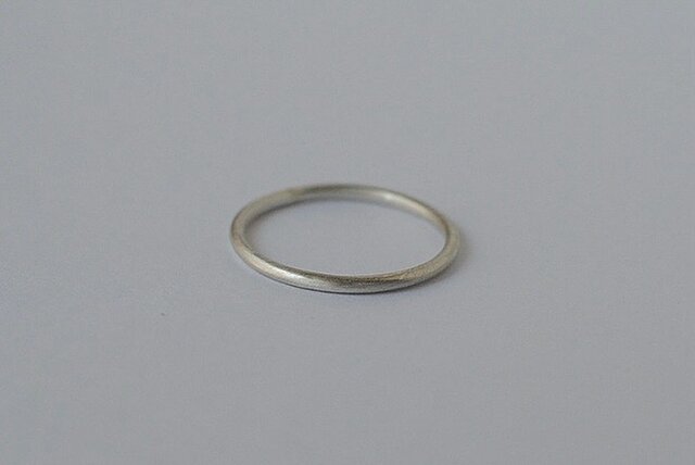 シンプルシルバーリング1.5mm（艶消し） | iichi 日々の暮らしを心地よくするハンドメイドやアンティークのマーケットプレイス
