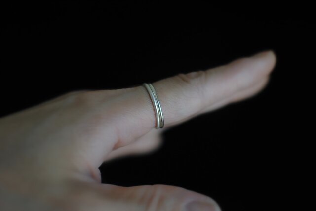 シンプルシルバーリング1.5mm（艶消し） | iichi 日々の暮らしを心地よくするハンドメイドやアンティークのマーケットプレイス