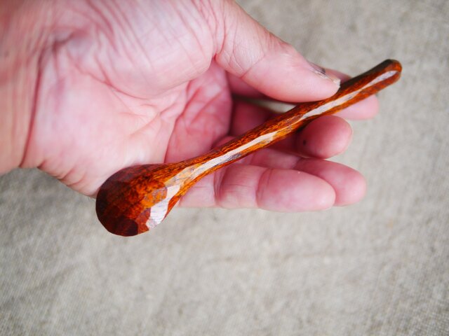 スプーン小 オニグルミ 拭き漆 #0395 | iichi 日々の暮らしを心地よくするハンドメイドやアンティークのマーケットプレイス