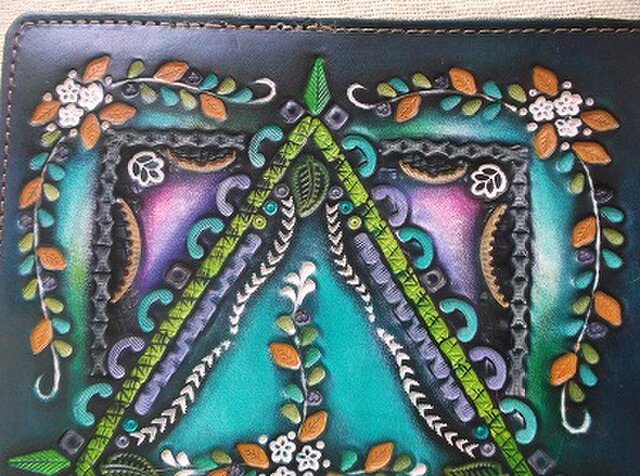 B6サイズブックカバー、手帳カバー 拭き染め＆刻印 牛革 | iichi 日々の暮らしを心地よくするハンドメイドやアンティークのマーケットプレイス