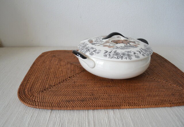 牧場の図のキャセロール 23cm スープ入れ | iichi 日々の暮らしを心地よくするハンドメイドやアンティークのマーケットプレイス