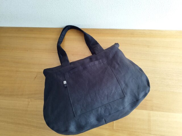 リネン 帆布 の ショルダーバッグ linen ・麻 オフブラックカラー | iichi 日々の暮らしを心地よくするハンドメイドやアンティークのマーケットプレイス