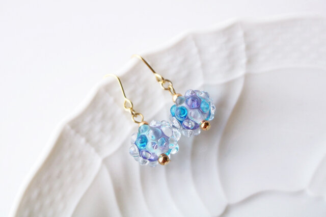 とんぼ玉 ピアス ガラスのピアス「water drop 水滴」4 | iichi 日々の暮らしを心地よくするハンドメイドやアンティークのマーケットプレイス