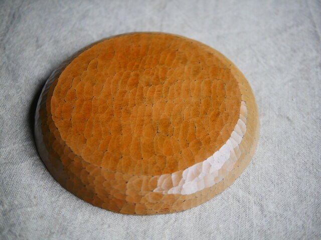 丸皿250 白茶 さくら #0391 | iichi 日々の暮らしを心地よくするハンドメイドやアンティークのマーケットプレイス