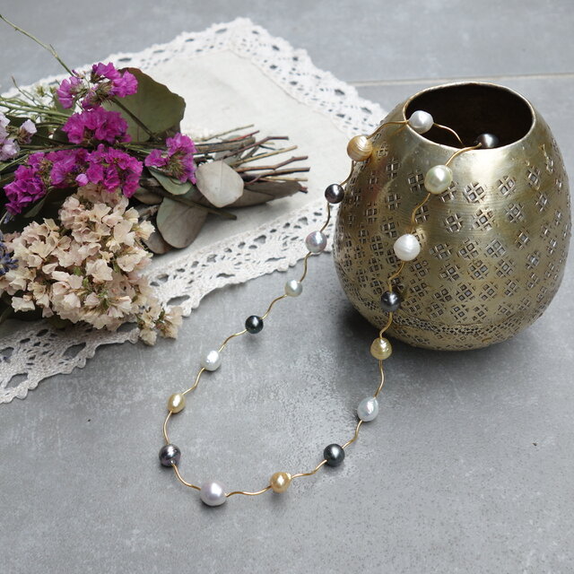南洋バロック真珠 マルチカラーネックレス | iichi 日々の暮らしを心地よくするハンドメイドやアンティークのマーケットプレイス